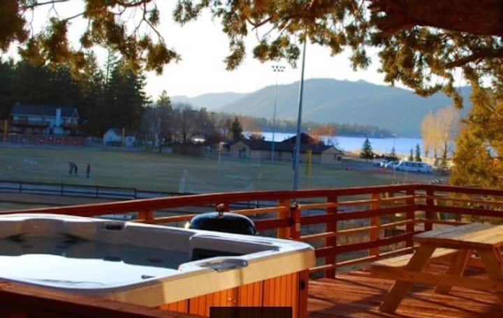 Lakeview Location Hot Tub Tesla Charger Cabin - Big Bear Lake, CA