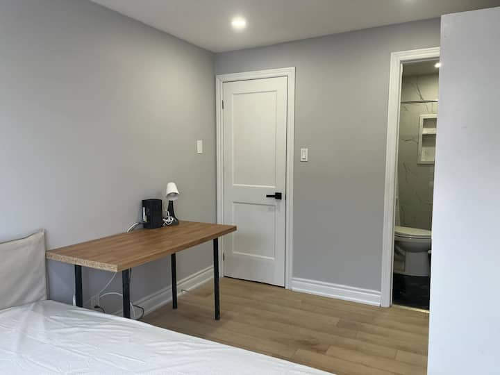 Cozy Room With Private Bathroom 1307.3.4 - Montreal
