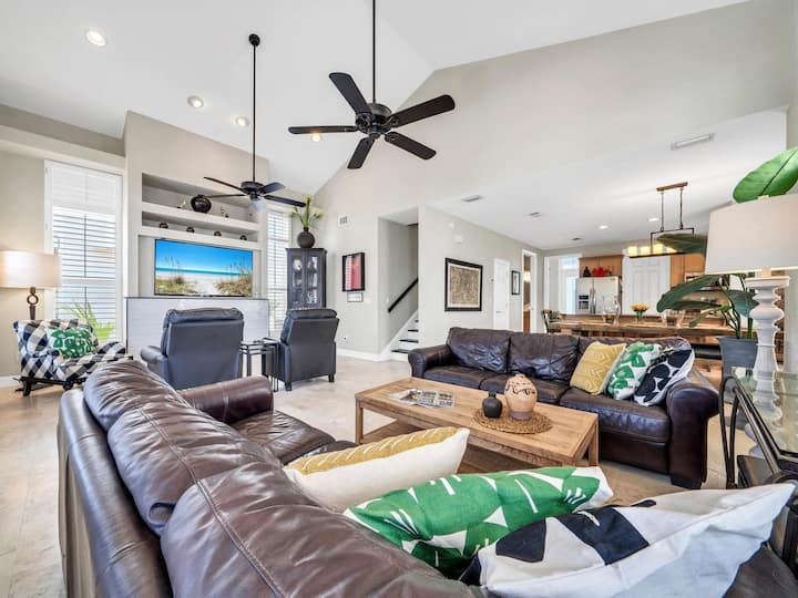 3-min Walk To Beach | 2 Fully Equipped Homes+pool - Destin, FL