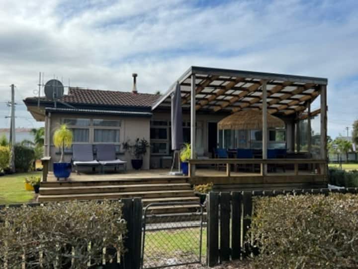 Coastal Charm - Tairua
