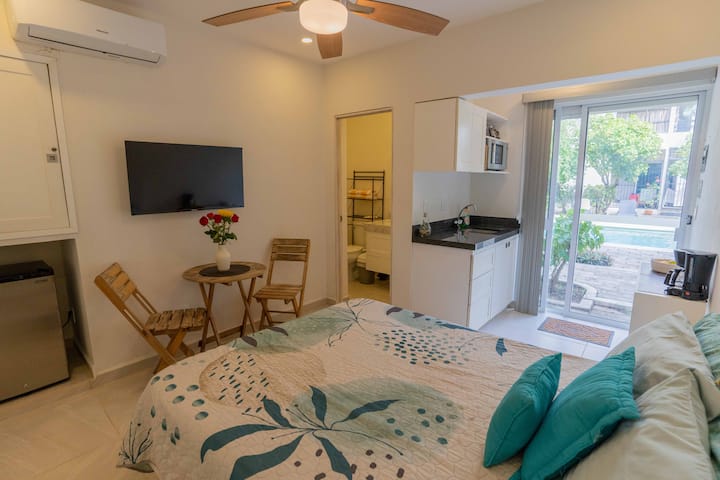 Stylish Chic Studio Getaway! - Playa del Carmen