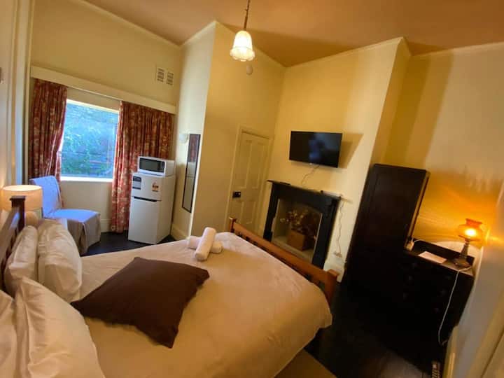Ellstanmor Standard Queen Room - Cooma