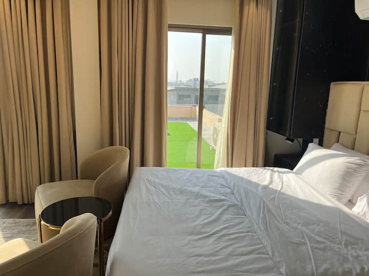 Luxury Penthouse + Rooftopgarden - Lahore
