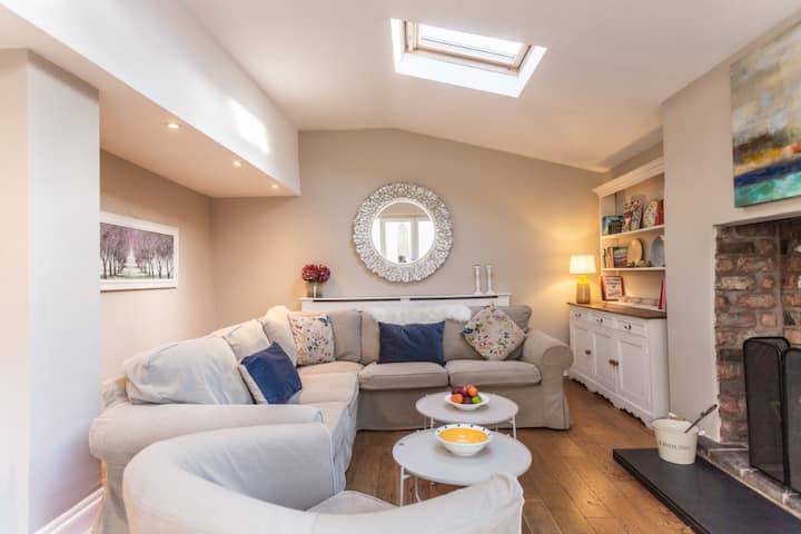 Spacious 4 Bed Home In Chester. Parking For 1 Car - Chester