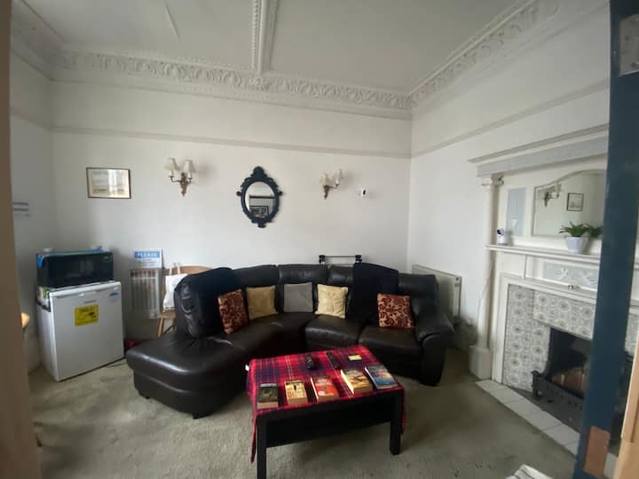 Hamilton Room 6 - Southsea