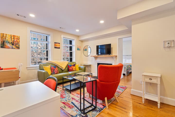 Adams Morgan, Dupont Circle, Walk To The Park 10. - Washington, D.C.