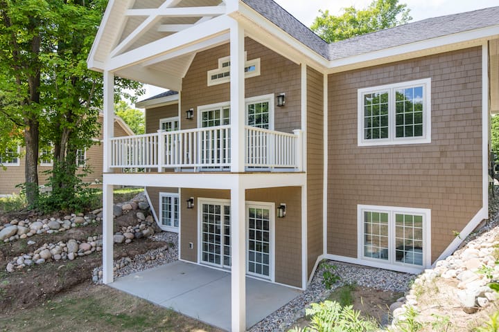 Northern Mi Getaway | Sleeps 7 - Gaylord, MI