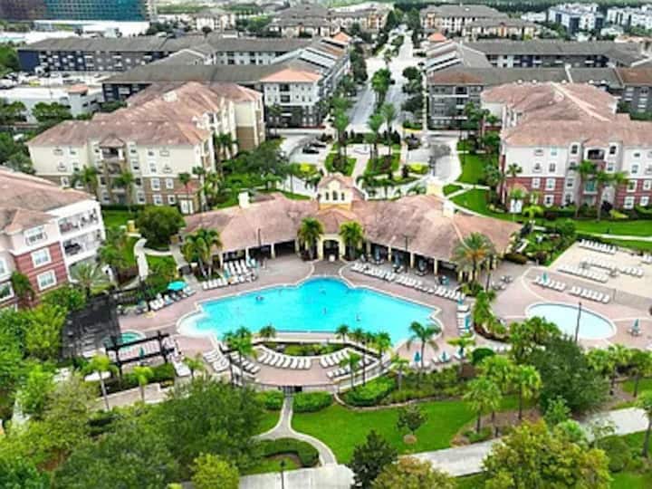 Queen Bedroom Minutes From Everything - Orlando, FL