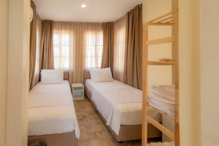 Karaf Tiny Rooms In Oldtown - Antalya