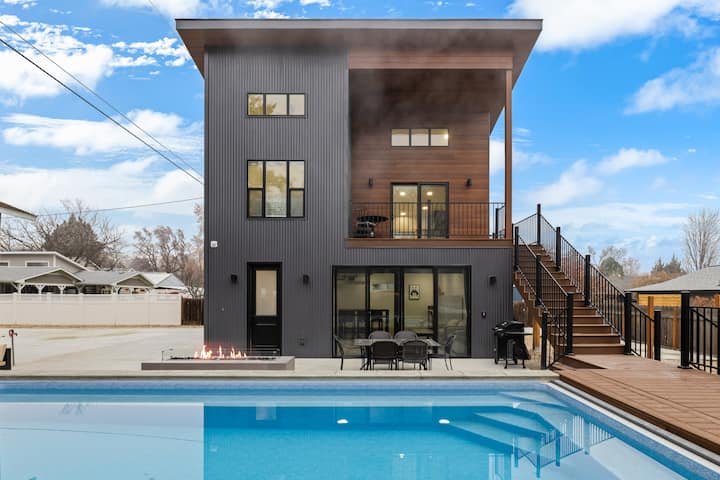 Lassen Luxury Loft & Lagoon - Boise, ID