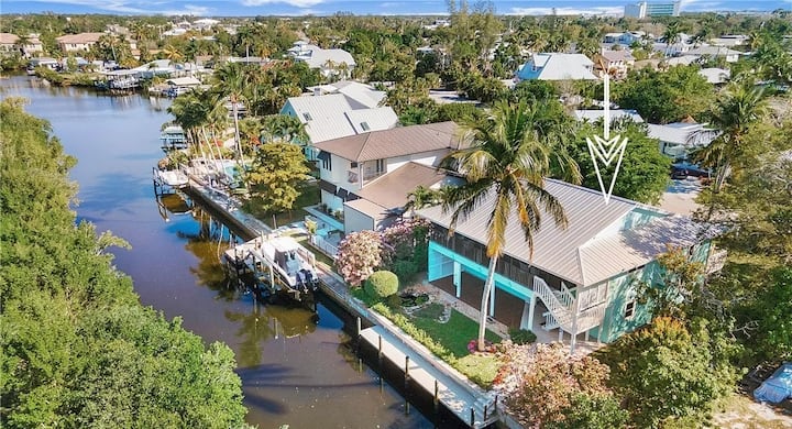 Green Turtle Boathouse/hot Tub View Of The Canal - Naples