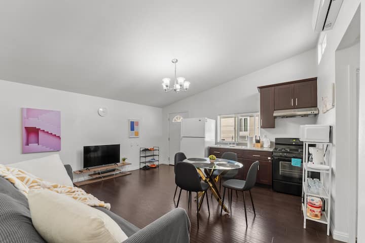 Spacious 2b1b Sleep10 Near Dtla - 몬테벨로