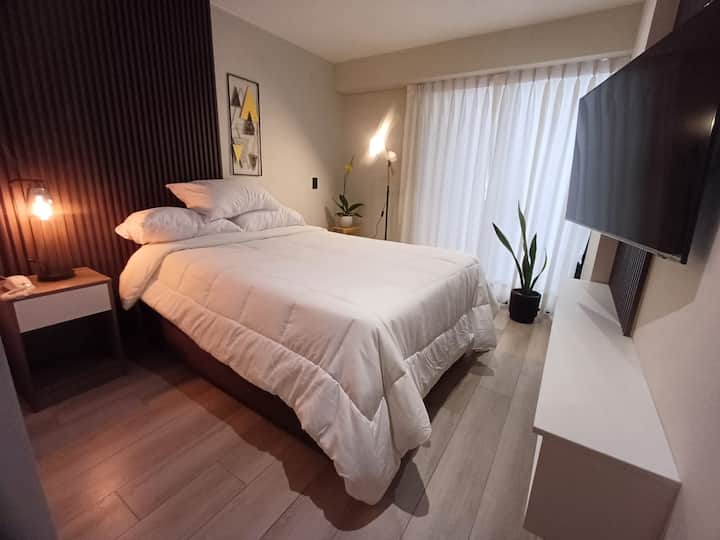 Moderno Familiar A Una Cuadra Del Malecón - Lima