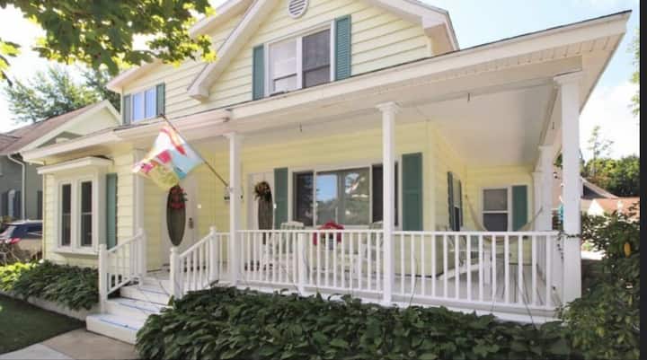 Cozi Cottage: 2 Houses In One (Duplex) - South Haven, MI
