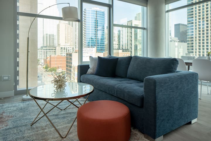 Kasa | Walk Magnificent Mile | River North - Sheridan Park - Chicago