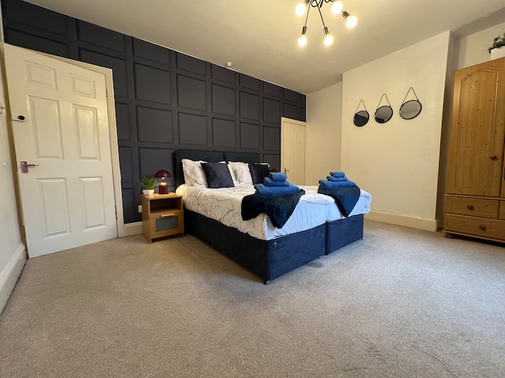 Charming House - Sleeps 6 - Freeparking & Fastwifi - Rugby