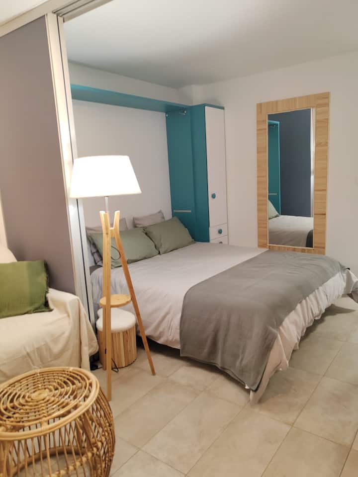 Appartement Chaleureux, Plage, Rue Piétonne, Clim - Bandol