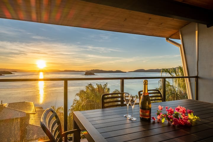 Shorelines 21 - Hamilton Island