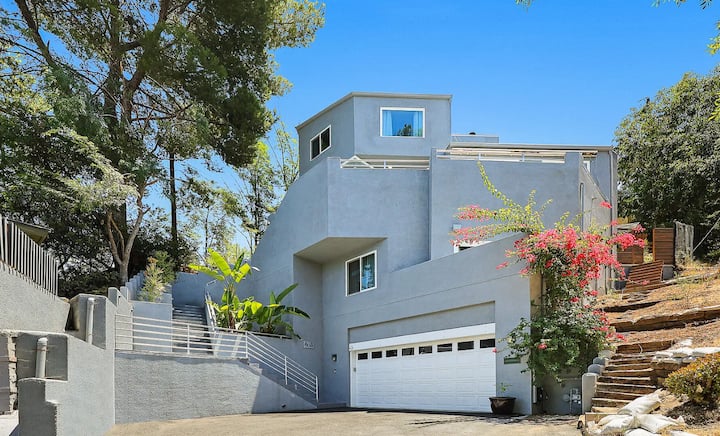 Modern Multi-level Pool Home! - Pasadena, CA