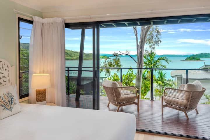 Shorelines 25 - Hamilton Island
