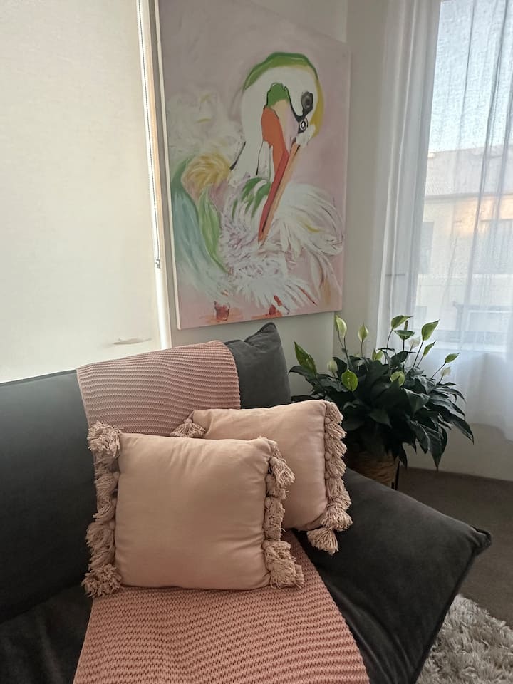 Practical And Cosy Like Home - Mosman