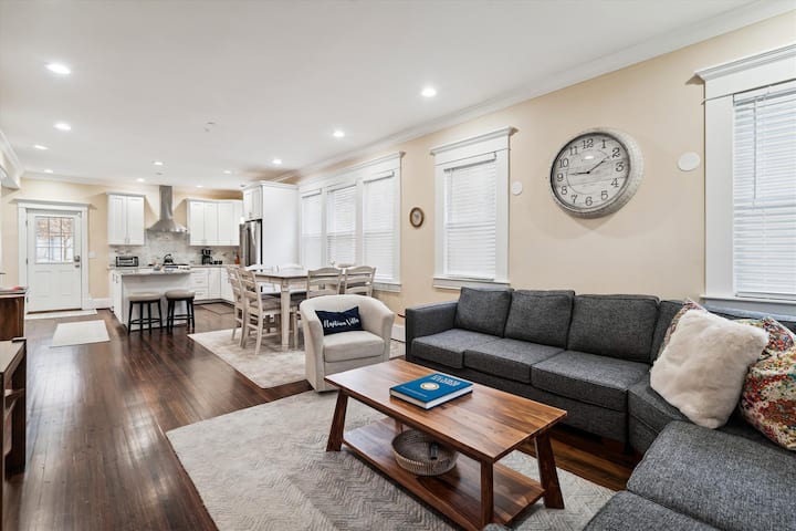 Naptown Villa House - Arnold, MD