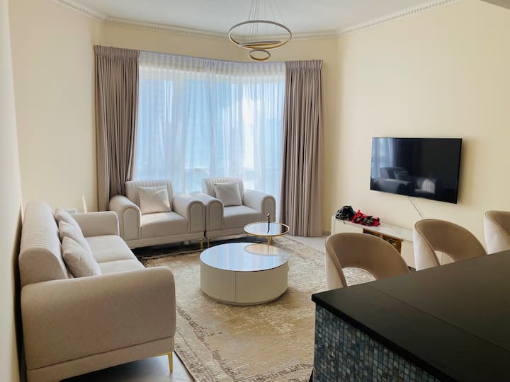 Apartment In Sharjah
Luxury Apartment In Majaz - Sharjah