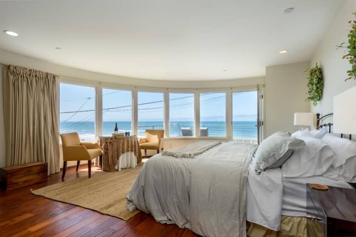 Wave House: Oceanfront Retreat - King Suite - Half Moon Bay, CA