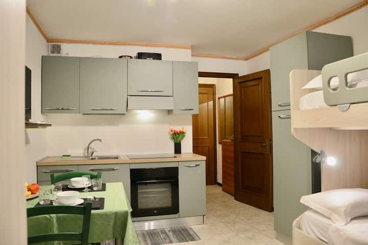 Hostdomus - Grey Mono - Sestriere