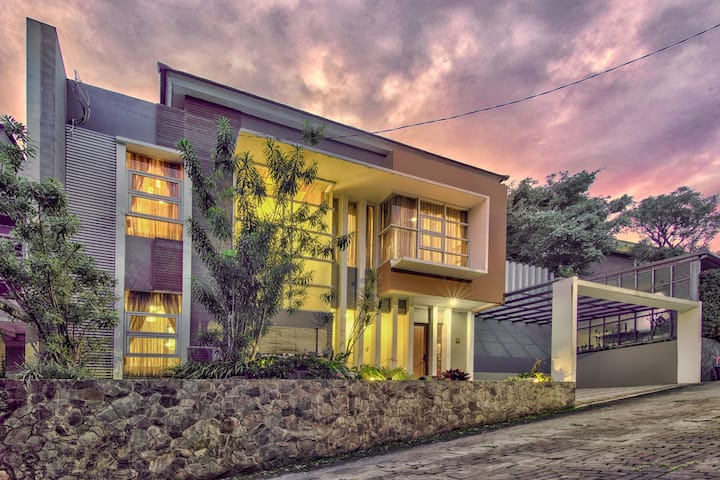 Sentra Villa By Kava Stay - Cimahi