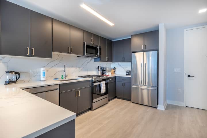 Modern Apt With Indoor Pool - The Bronx, NY