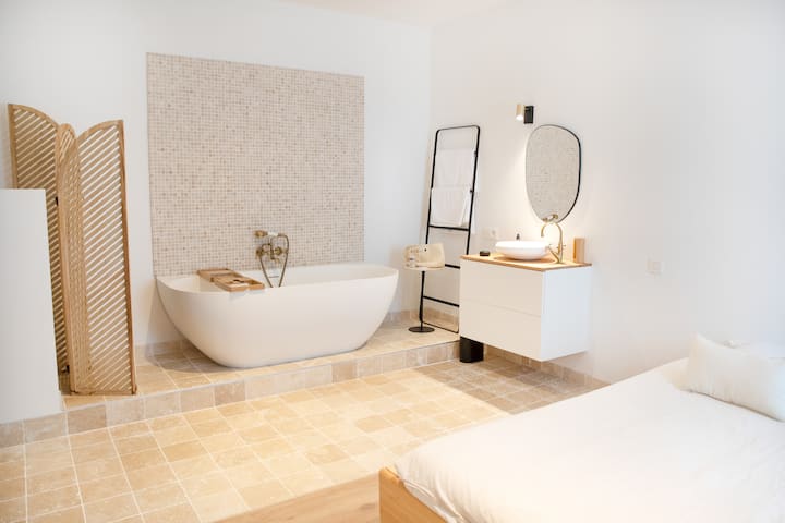 Sogo Guesthouse, Room "Ayana" - Ghent (Belgium)