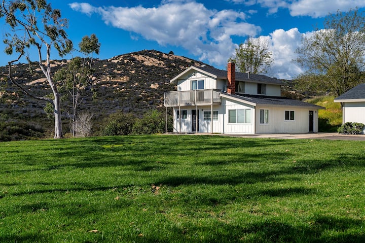 Mountain-top Ranch~views~pet Friendly~pickleball - Valley Center, CA