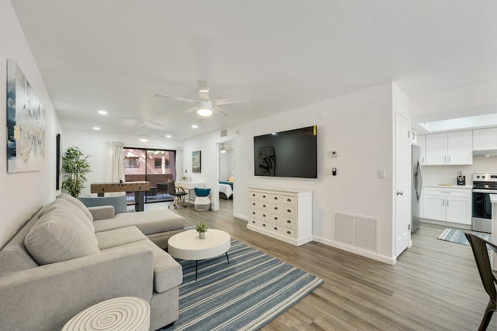 Cozy Condo Next To Pv Mall - Phoenix