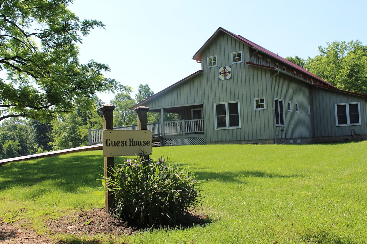 Murphin Ridge Inn - Woodpecker - Bed and breakfasts for Rent in West ...