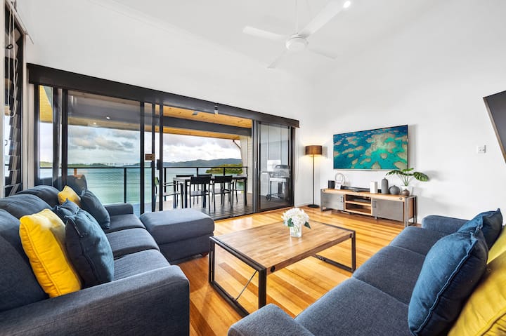 Shorelines 33 - Hamilton Island