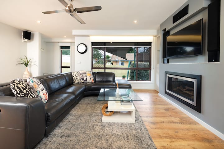 Adorable Abode On Schubach - Albury