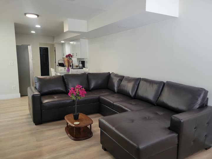 Charming House In Lansing! New! - East Lansing, MI
