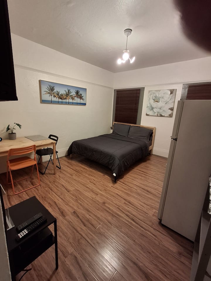 Cute Studio In Oakland! - Oakland, CA