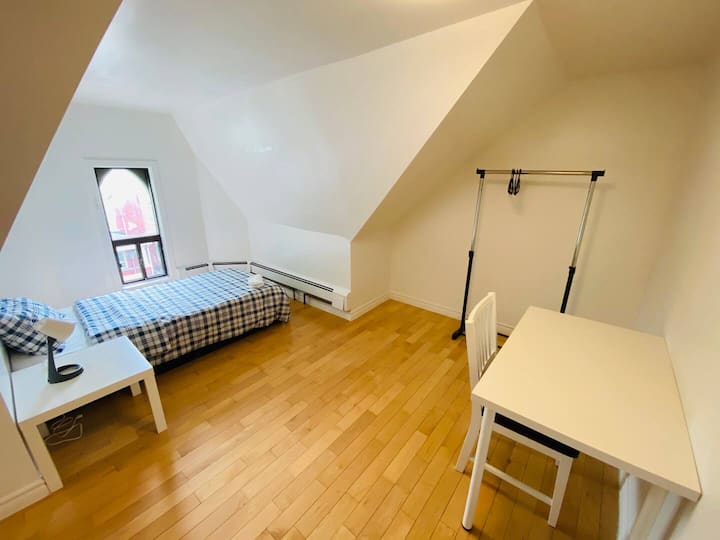 Solo Private Bedroom Downtown Toronto - Toronto