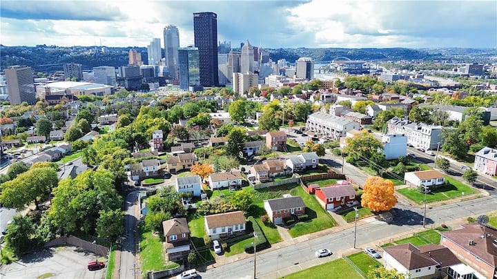 Trippgh - 2 Neighbor Townhouses - Pittsburgh, PA