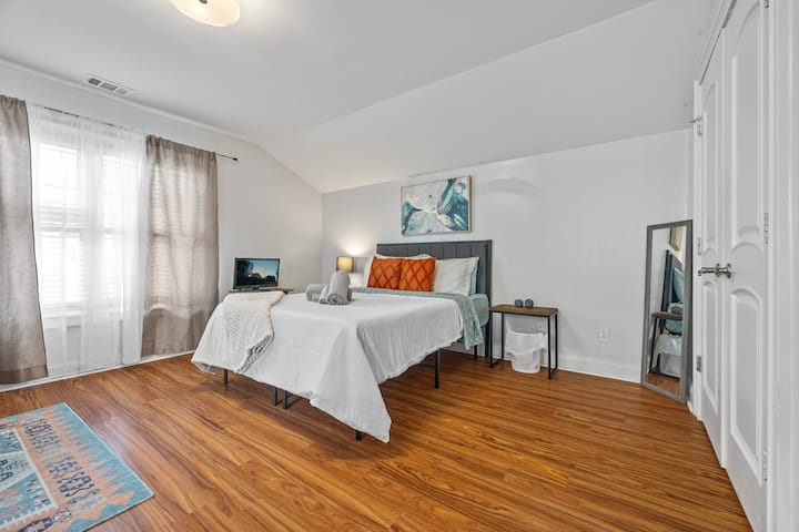 Studio Across Atlantic Station - Atlanta