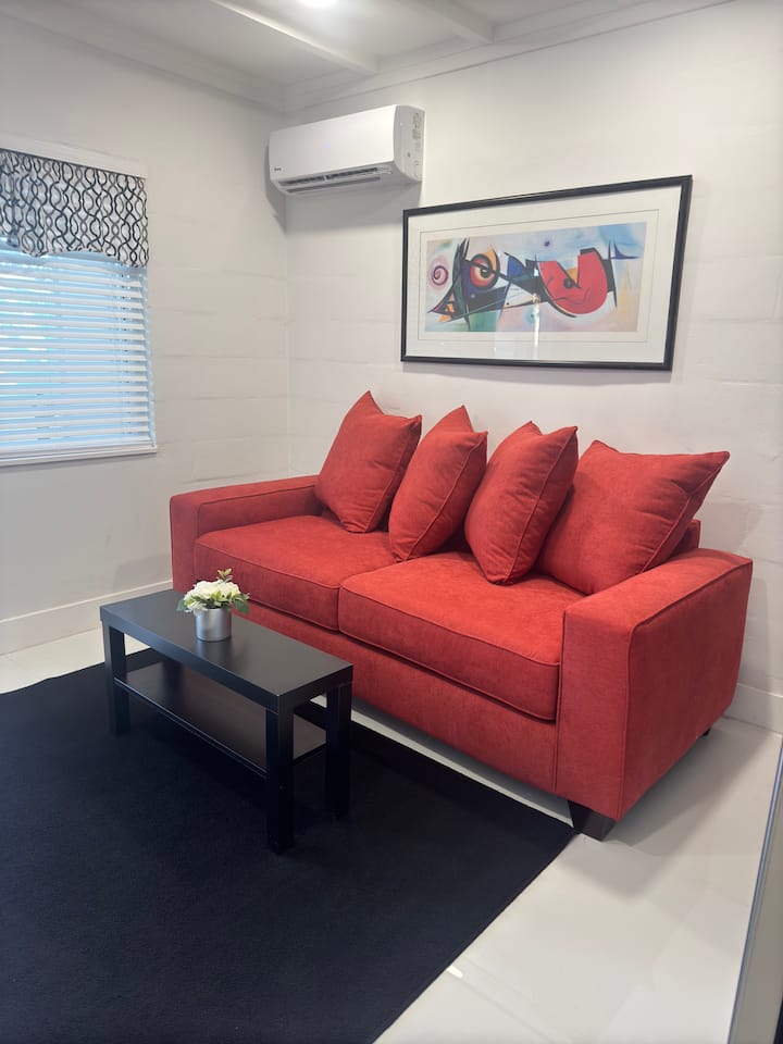 Beautifully Remodeled Bungalow - デルレイビーチ, FL