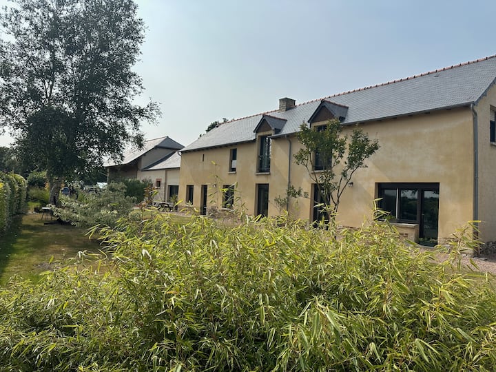Longère Avec Piscine Chauffée - Bretagne