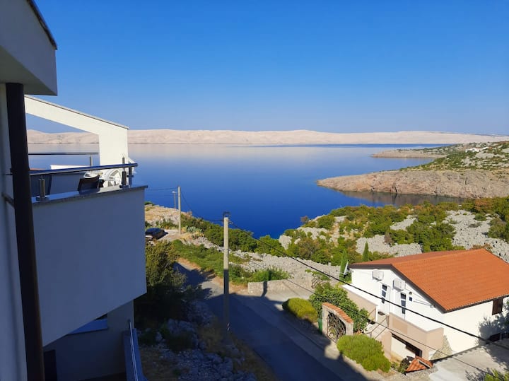 Holiday In Sweet 2+1 Ap. With A Sea View - Karlobag