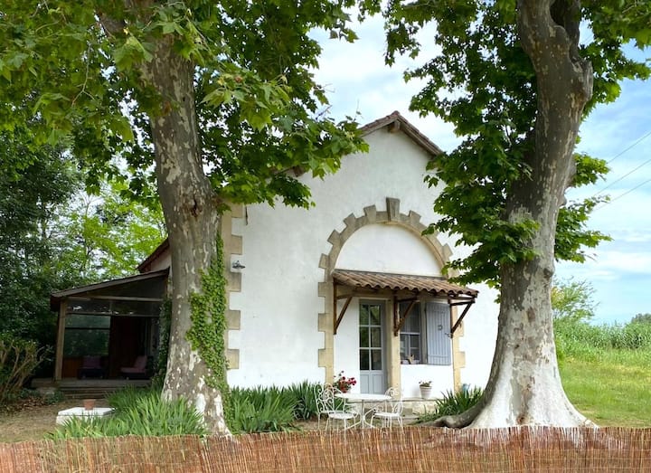 Jolie Maison En Camargue Au Bord Du Petit Rhône - Camargue