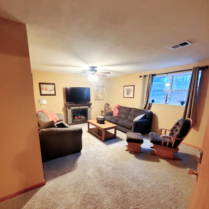 Updated House-great South Rockford Neighborhood! - Rockford, IL