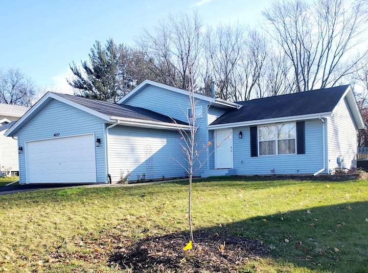 Newly Updated Rockford House! - Rockford, IL