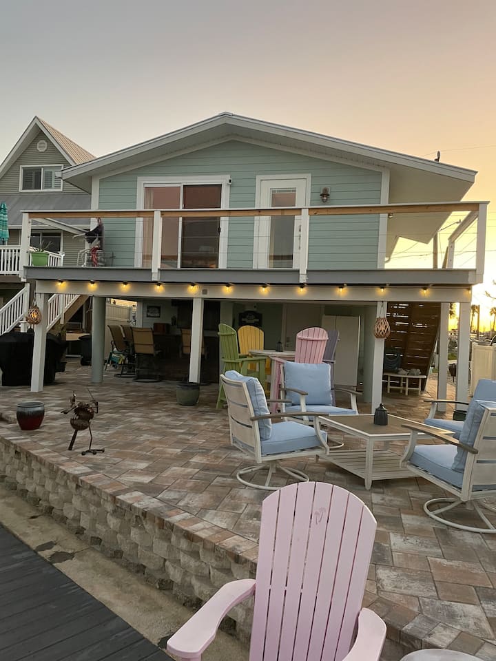 Cap't Jack's Waterfront Cottage - Fort Myers Beach, FL