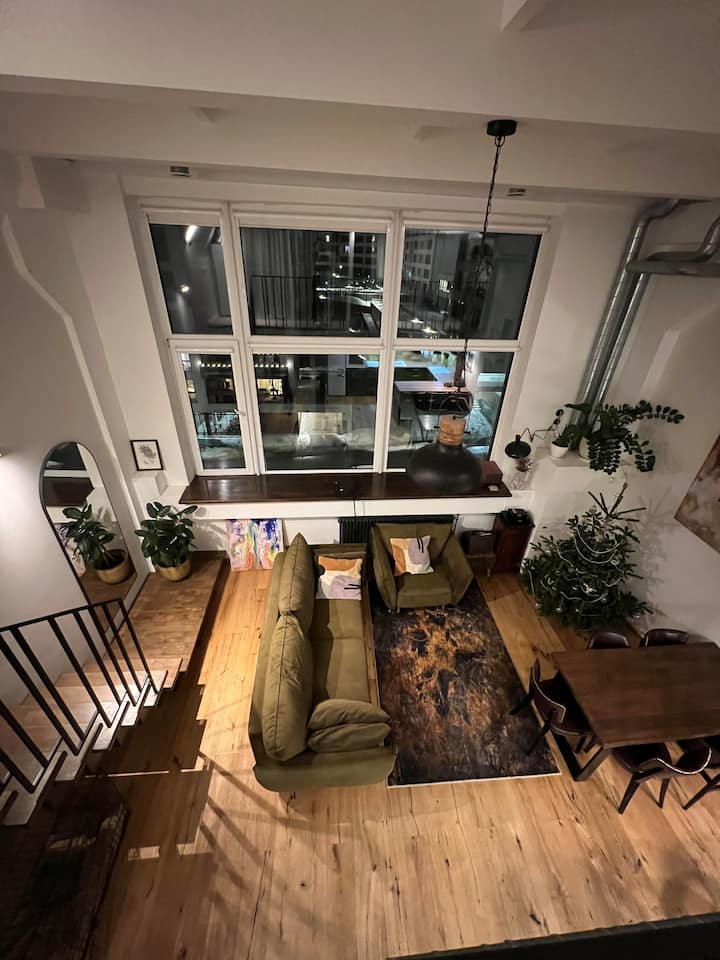 Charming And Artistic Apartment - Vilnius